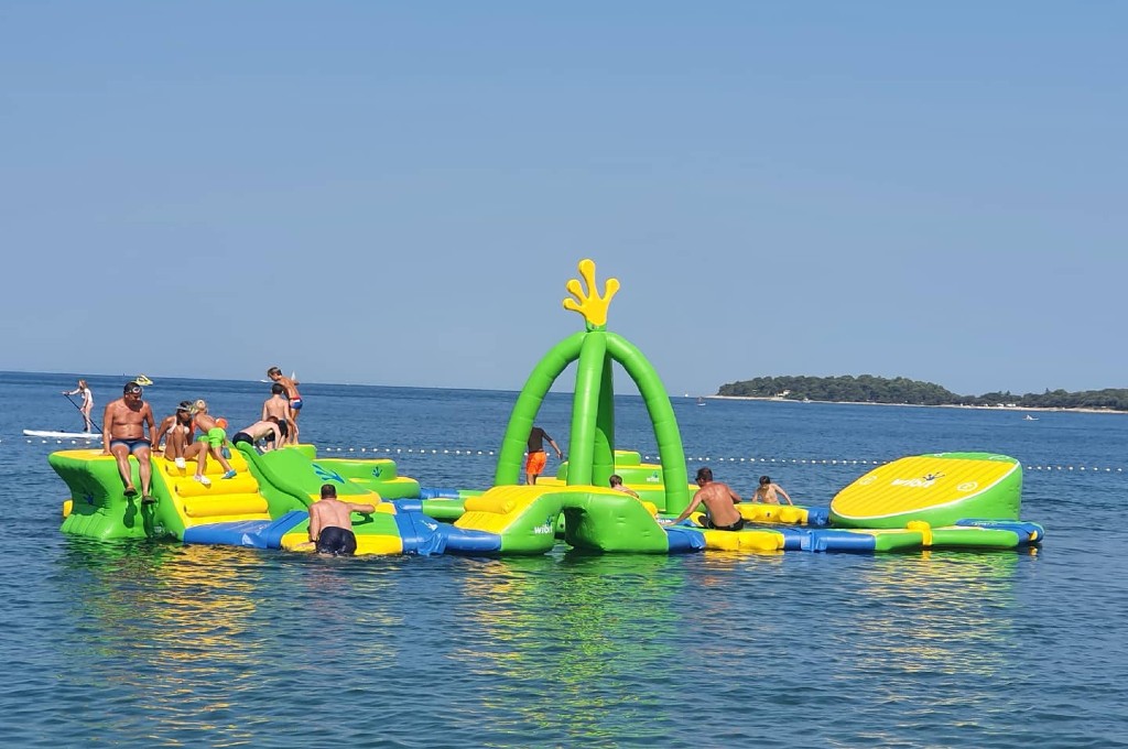 Strand am Campingplatz Val Saline Rovinj, Istrien, Kroatien