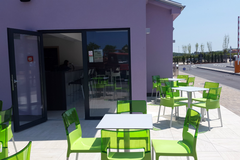 Restaurant und Bars im Campingplatz Val Saline Rovinj, Istrien, Kroatien